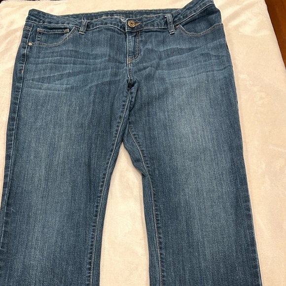 Simply Vera Vera Wang | Jeans | Simply Vera Vera Wang Blue Flair Jeans ...